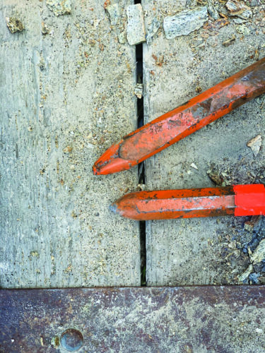 Basic Techniques for Shaping Stone by Hand – Mother Earth News